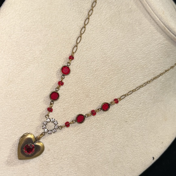 Horizon | Jewelry | Vintage Red Crystal Heart Locket Necklaceboutique ...